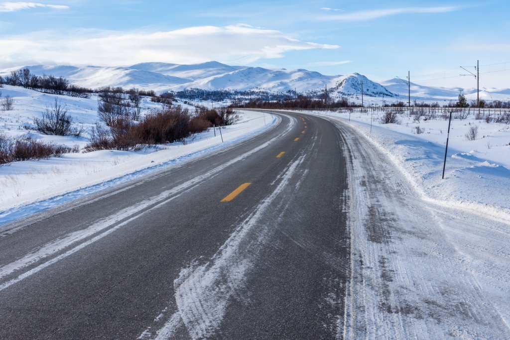 5 Tips to Remember When Driving On Icy Roads